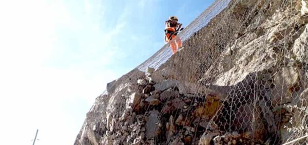 GESTIÓN DE PELIGRO Y RIESGOS DE CAÍDAS DE ROCAS: SISTEMAS DE PROTECCIÓN ...